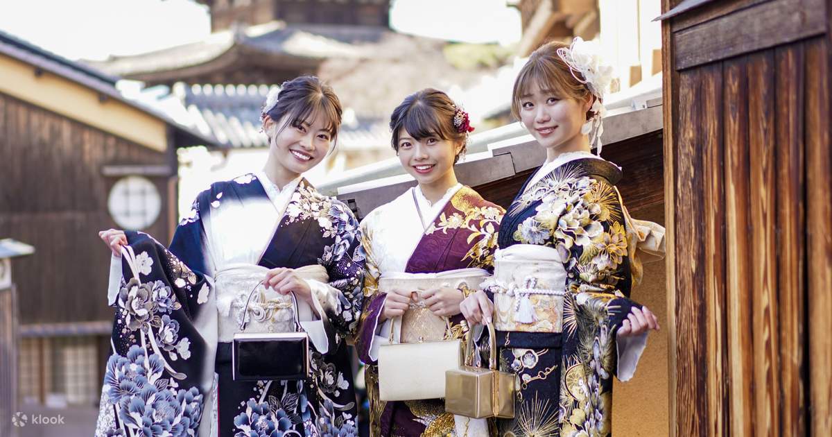 Penyewaan kimono dengan set rambut (toko Kyoto Aiwafuku Shimizu Yasaka Tower) - Klook Indonesia
